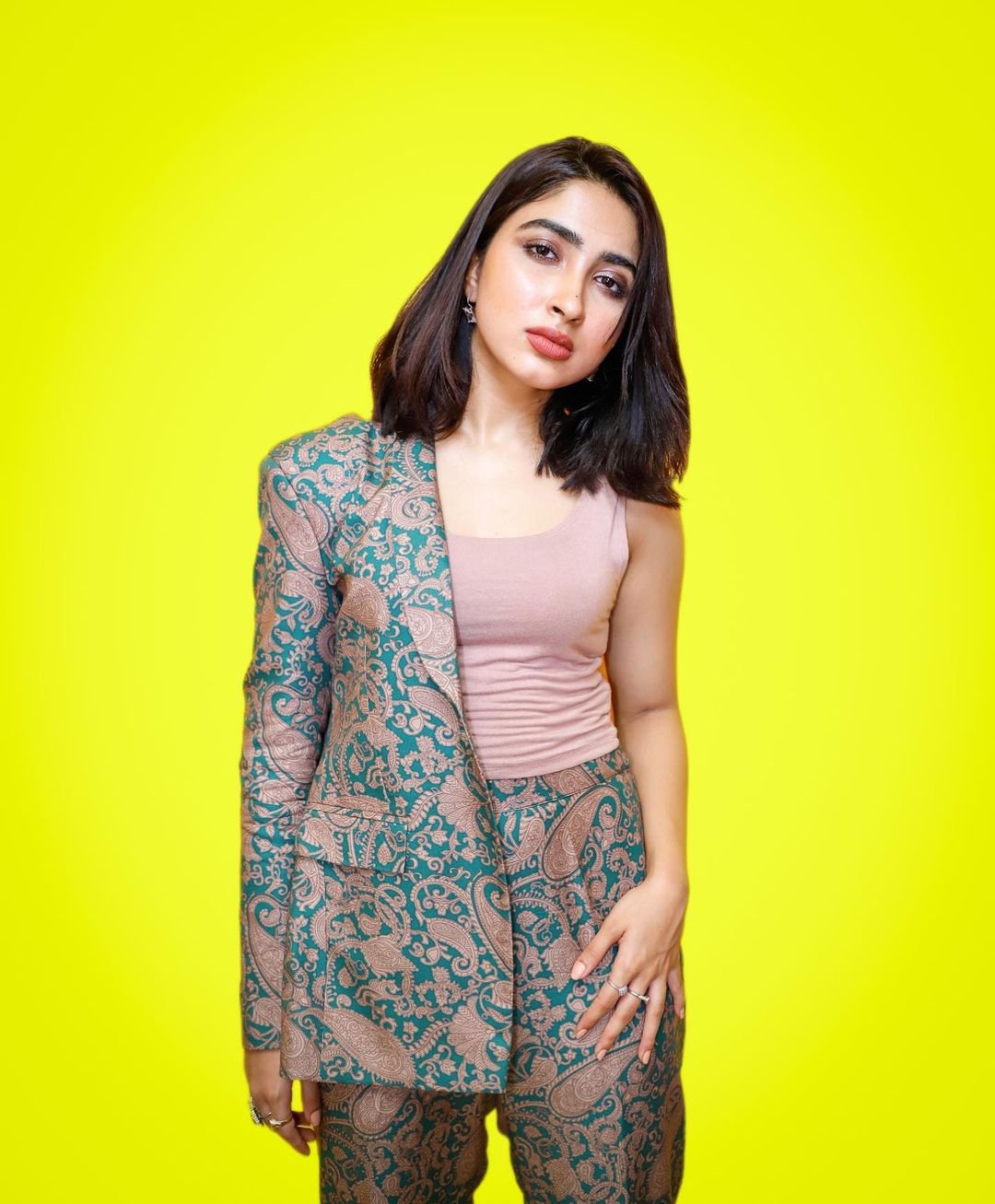 ಸಾನ್ಯ ಅಯ್ಯರ್ Photos & Images # 17305 - Filmibeat Kannada