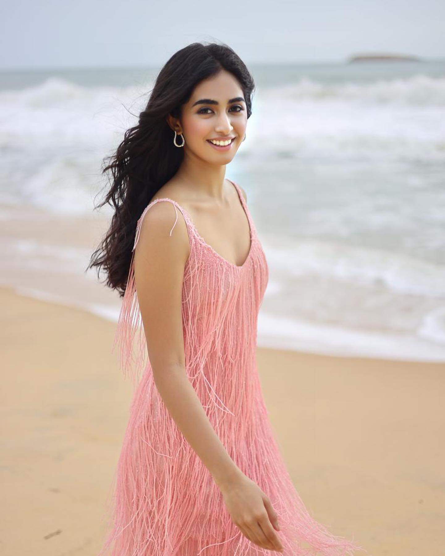 ಸಿನಿ ಶೆಟ್ಟಿ Photos & Images # 13590 - Filmibeat Kannada