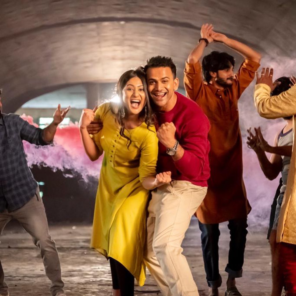 Badava Rascal Photos & Images # 5623 - Filmibeat Kannada