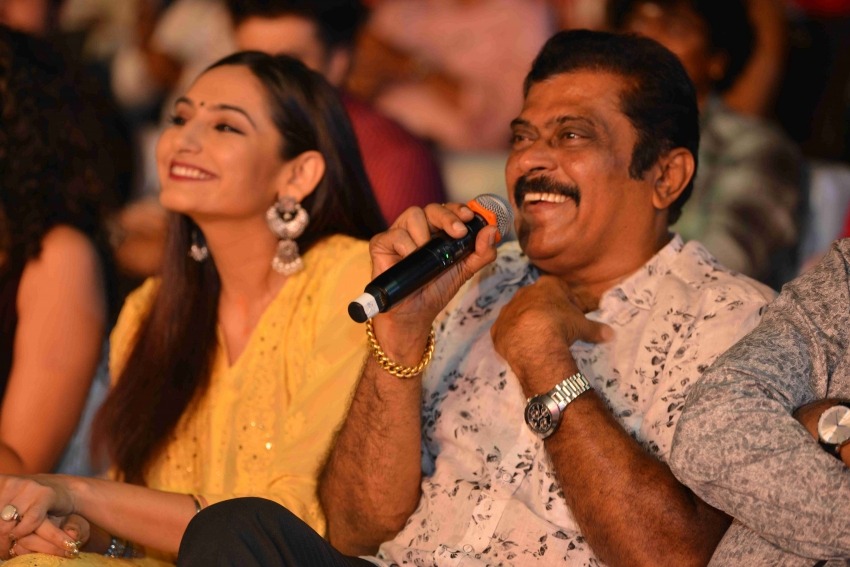 Raana Photos & Images # 14551 - Filmibeat Kannada