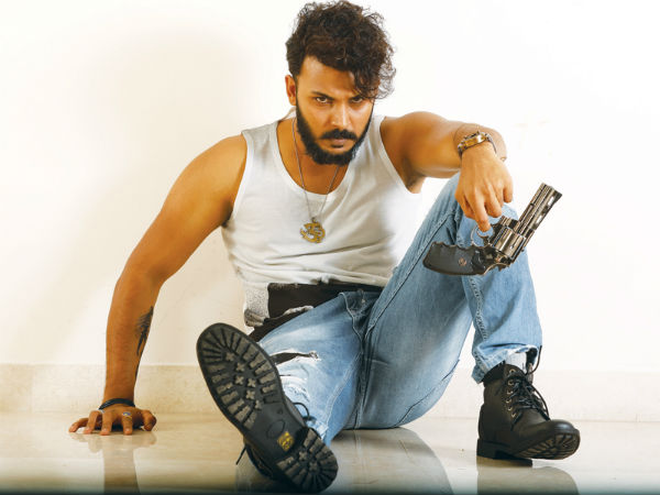 'ಚಿಲಂ' ಚಿತ್ರಕ್ಕಾಗಿ ಮಾಸ್ ರಗಡ್ ಲುಕ್ ನಲ್ಲಿ ಮನೋರಂಜನ್ | Manoranjan ...