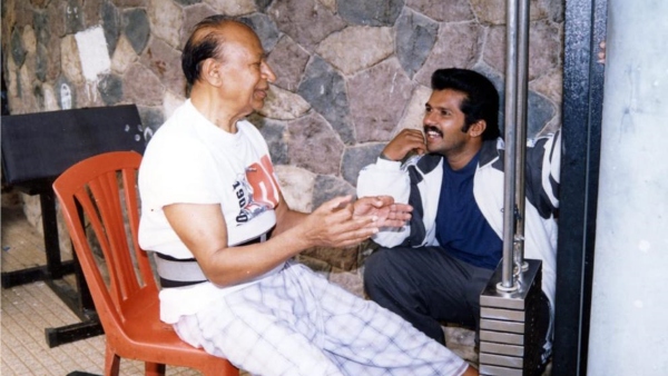 ಪಂಚೆ ಕಟ್ಟಿಕೊಂಡೆ ಜಿಮ್ ಮಾಡುತ್ತಿದ್ದರು ಡಾ ರಾಜ್! ಅಪ್ಪನ ಫೊಟೋ ...